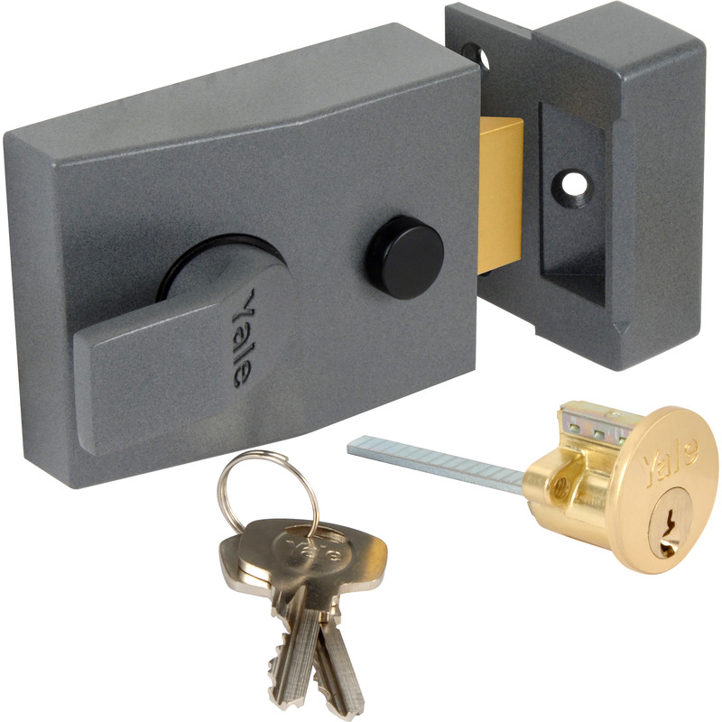 How do I lock the door? : r/AskUK